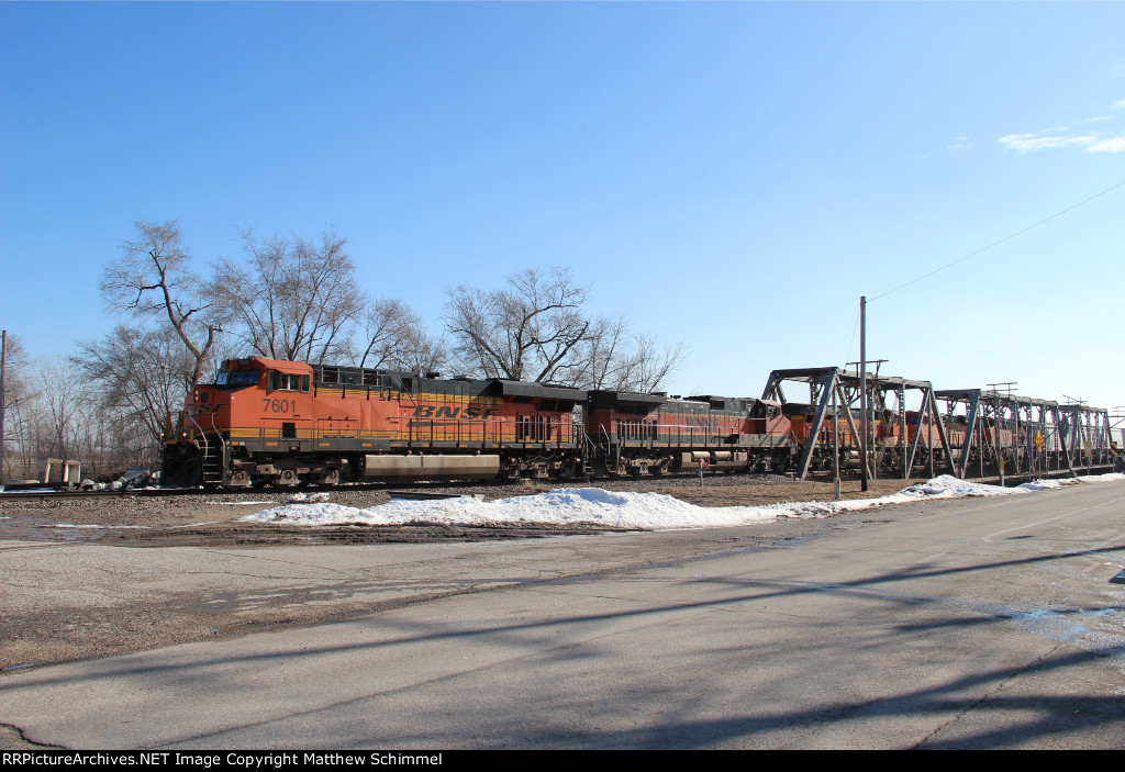 5 Unit MEMGAL Heading Into Old Monroe